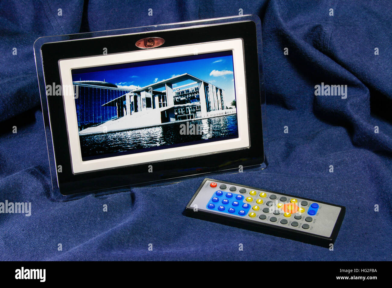 Digital frame hi-res stock photography and images - Alamy