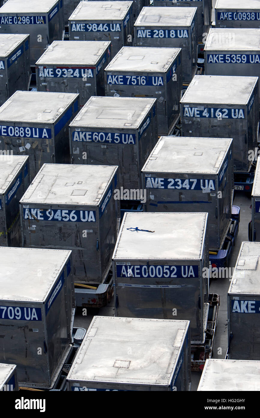 Air cargo uld containers hi-res stock photography and images - Alamy