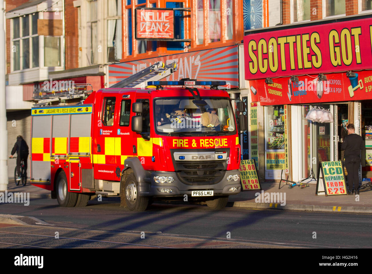 Blackpool, Lancashire, Emergency One DAF Trucks LF Fire Engine and ...