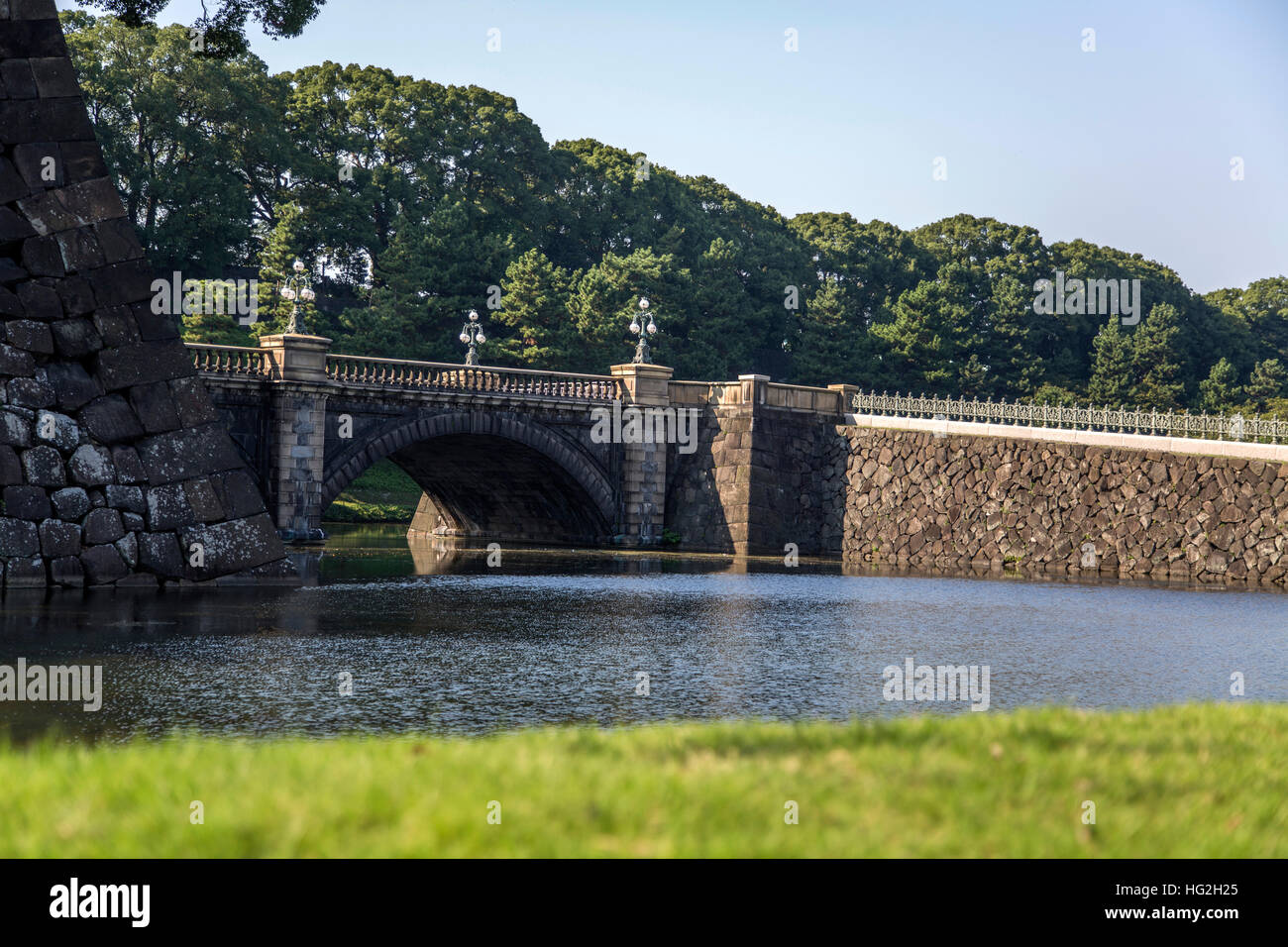 Seimon Ishibashi bridge at Imperial Palace in Tokyo, Japan Stock Photo ...