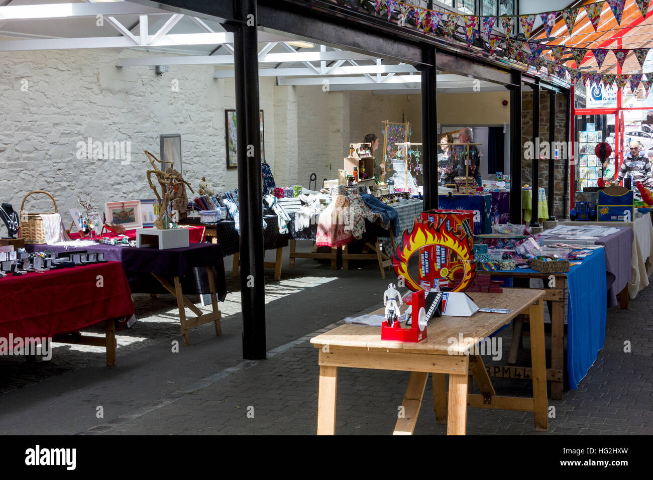 Handicraft stall hi-res stock photography and images - Alamy