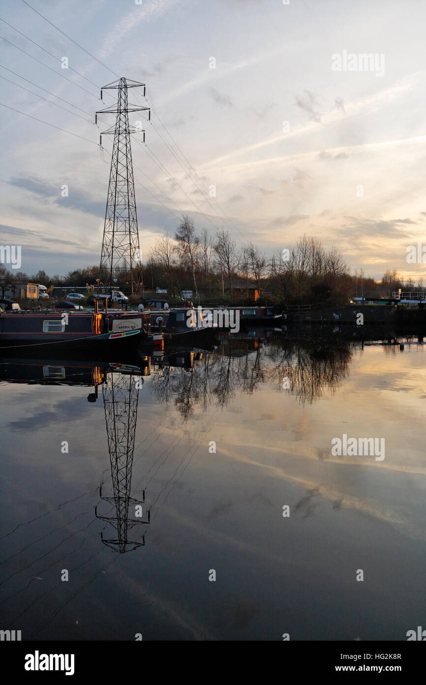 Tinsley Marina, Sheffield canal, at sunset England UK British waterway ...