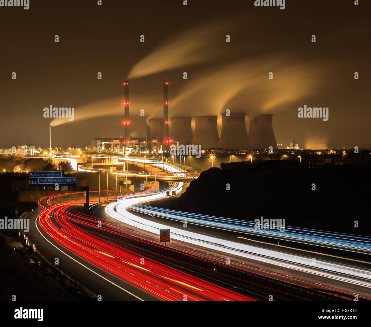Ferrybridge power station hi-res stock photography and images - Alamy