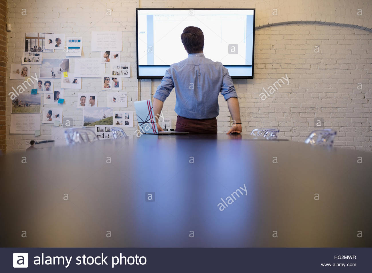 Watching tv television monitor hi-res stock photography and images - Alamy