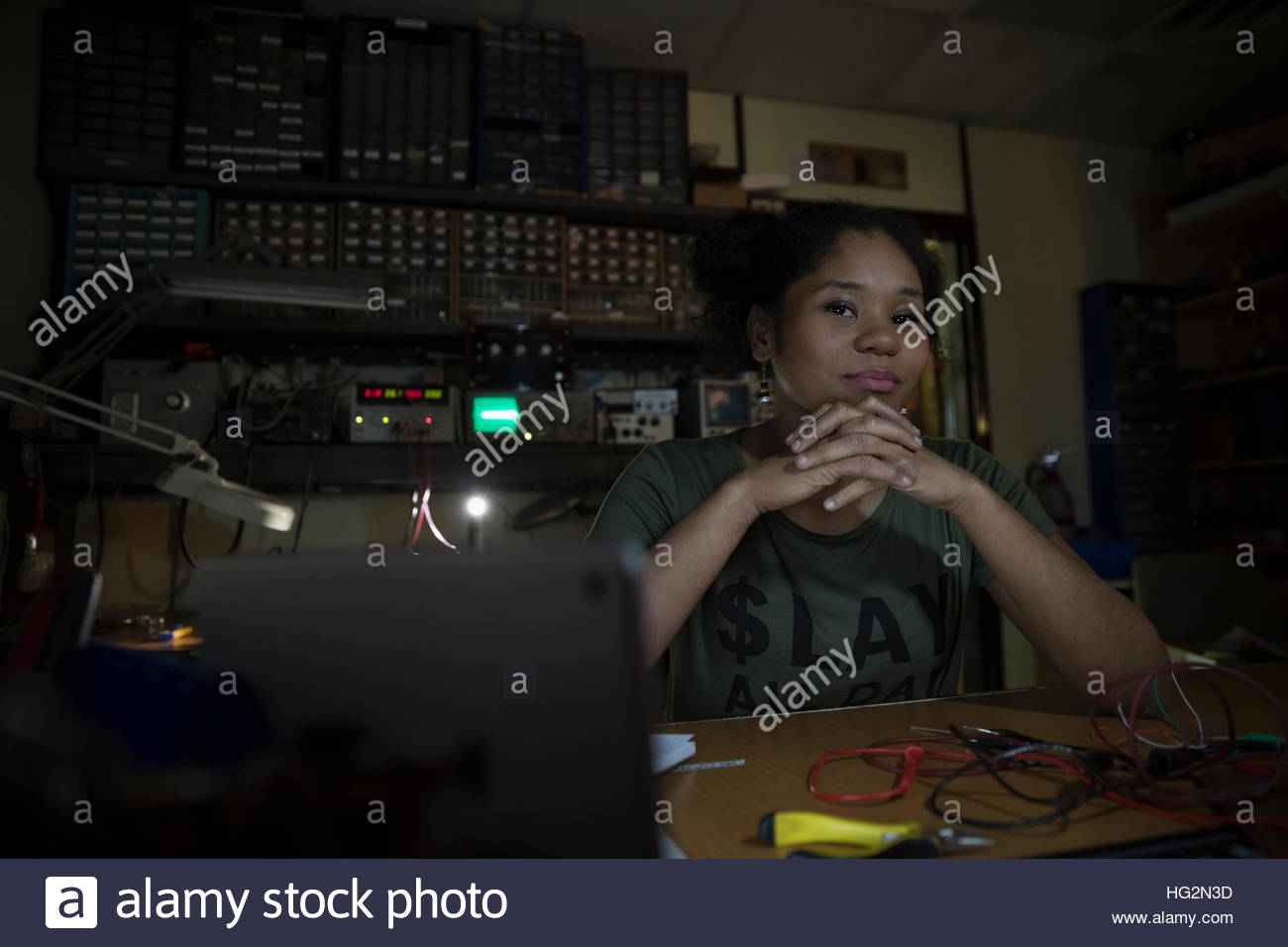 Engineer portrait, woman hi-res stock photography and images - Alamy