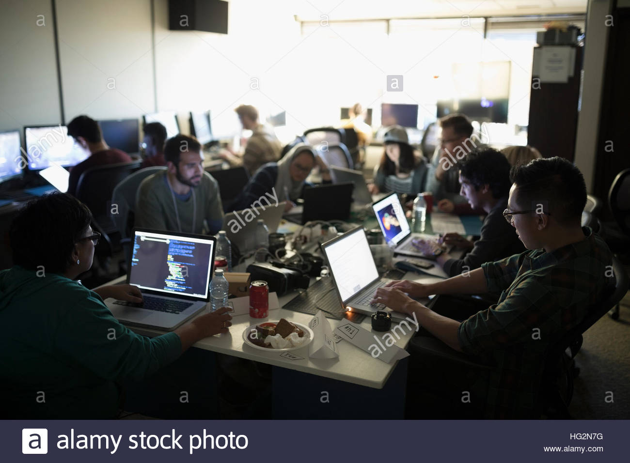 Large group asian working computer hi-res stock photography and images ...