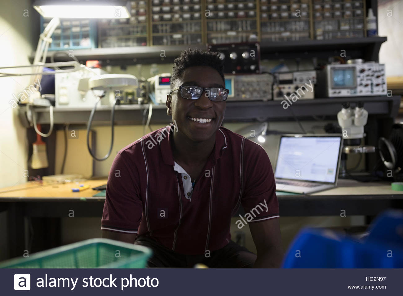 Electronics engineer hi-res stock photography and images - Alamy