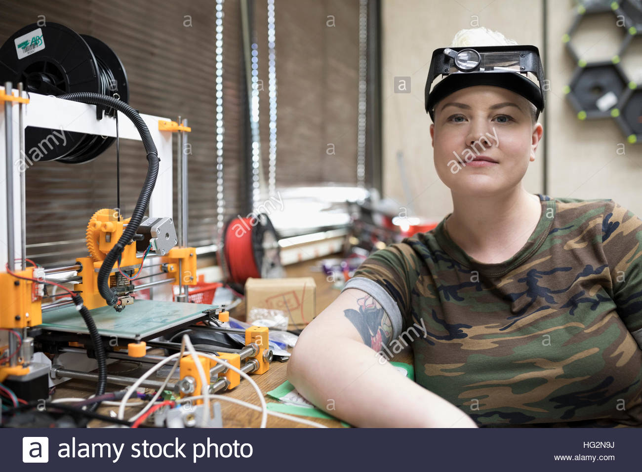 Engineer portrait, woman hi-res stock photography and images - Alamy