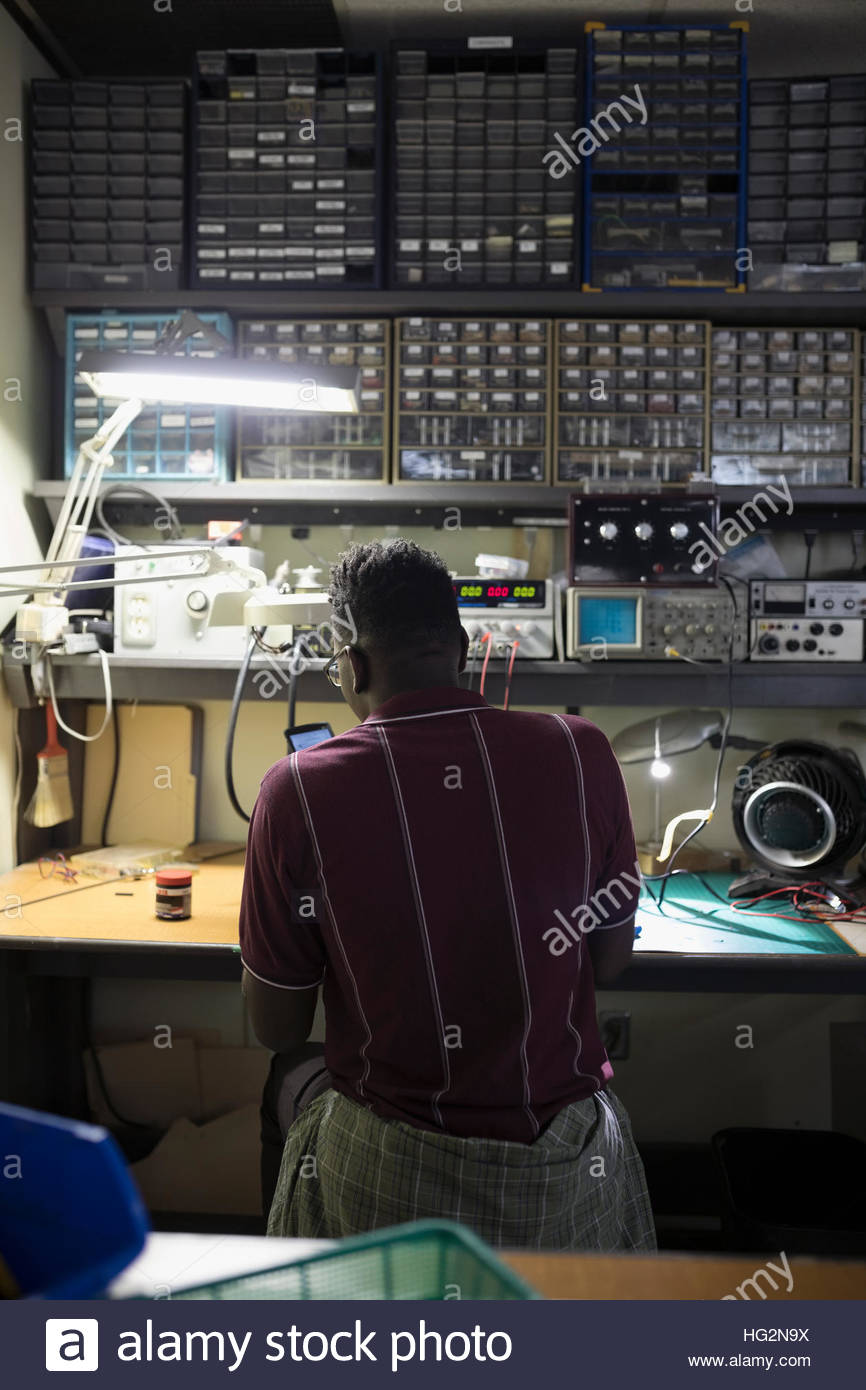 Electronics engineer hi-res stock photography and images - Alamy