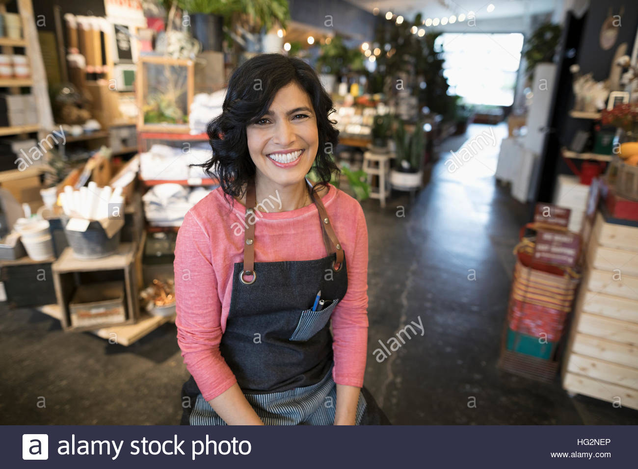 Mature woman short wavy hair hi-res stock photography and images - Alamy