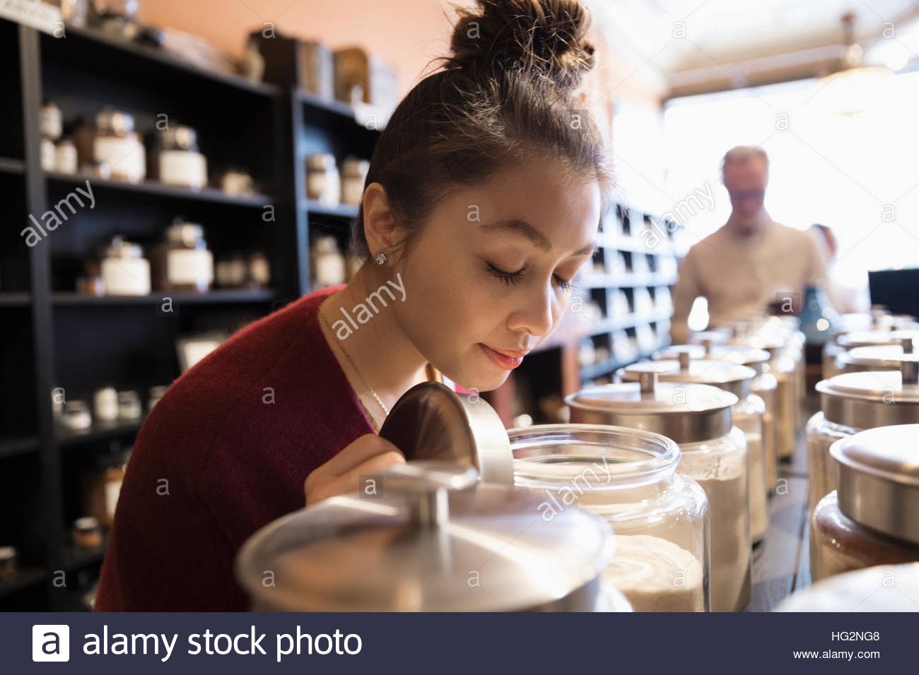 Person standing with spices hi-res stock photography and images - Alamy