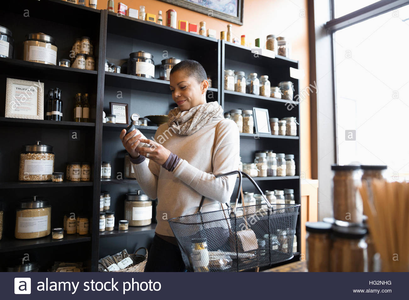 Person standing with spices hi-res stock photography and images - Alamy