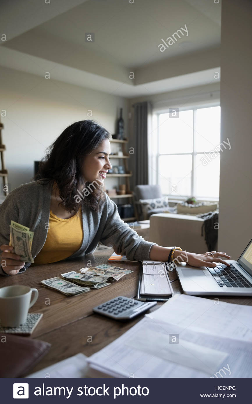 Cash counting hi-res stock photography and images - Alamy