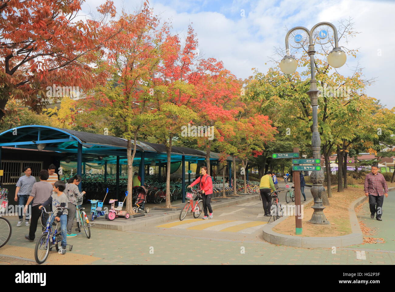 People visit Yeouido Park in Seoul South Korea Stock Photo - Alamy