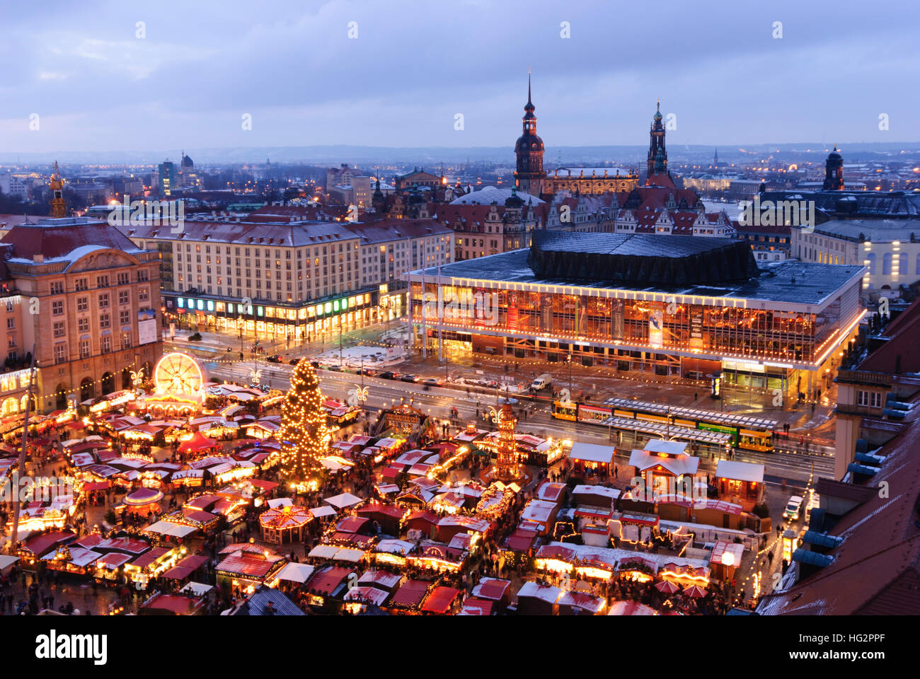 Dresden: Striezelmarkt (Christmas market) on the Altmarkt, behind the ...