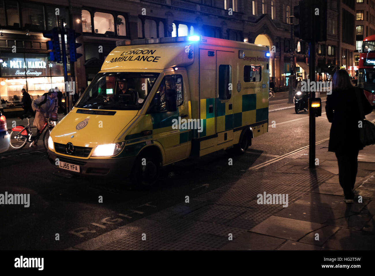 Ambulance lights at night hi-res stock photography and images - Alamy