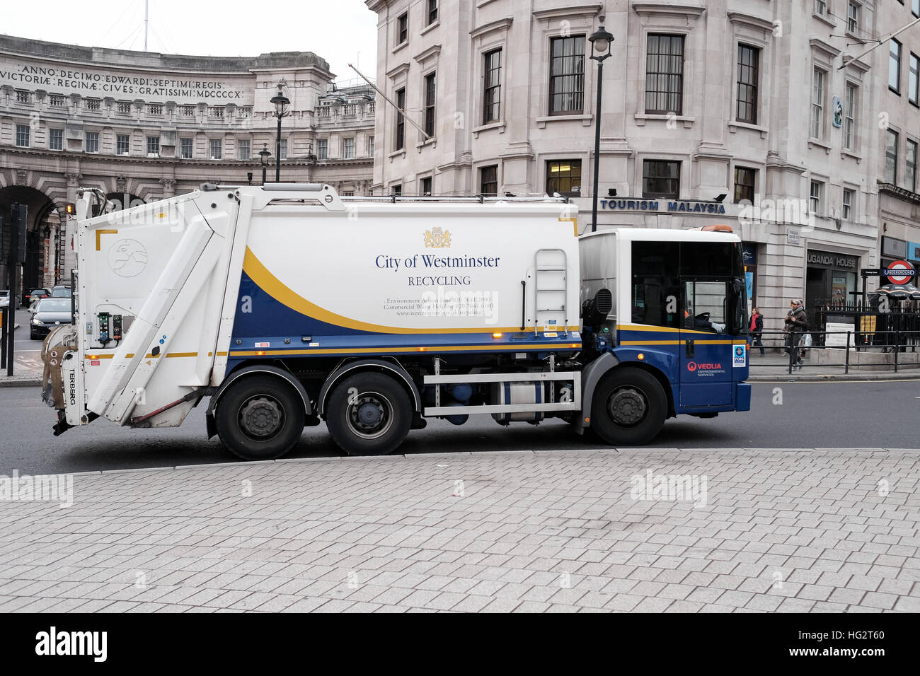 Recycle truck hi-res stock photography and images - Alamy