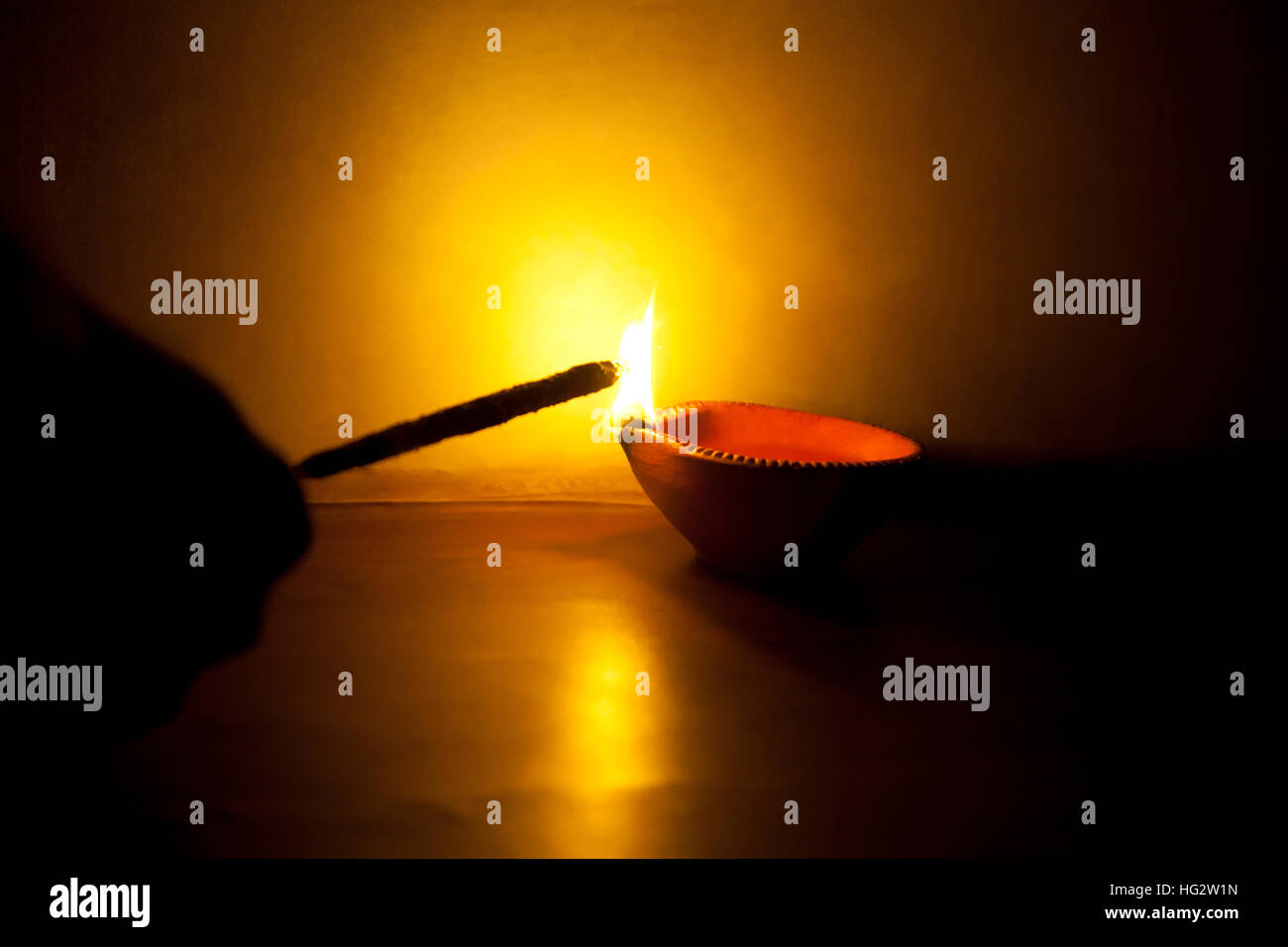 Indian people fire crackers hi-res stock photography and images - Alamy