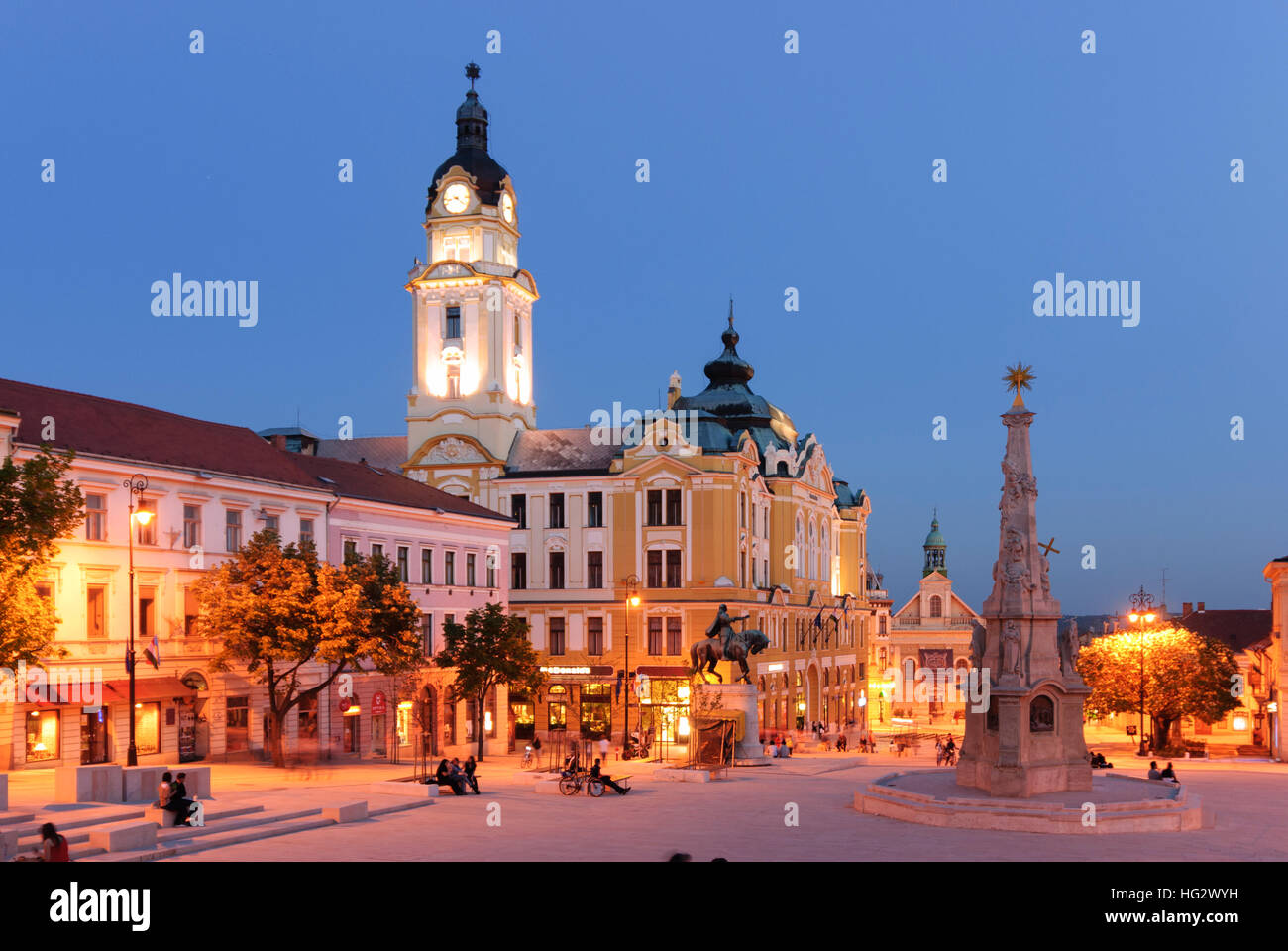 Old town square hungary hi-res stock photography and images - Alamy