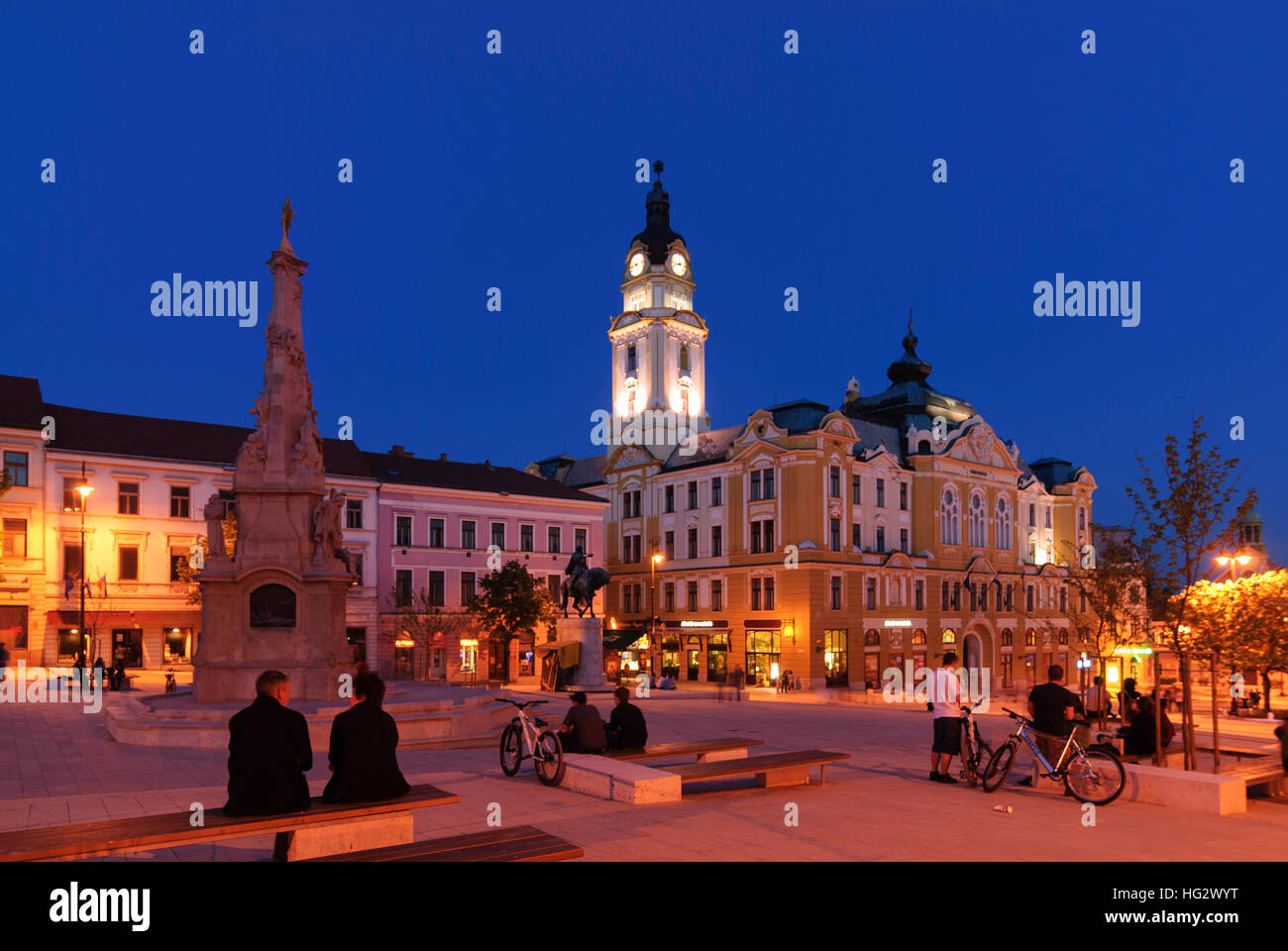 Old town square hungary hi-res stock photography and images - Alamy