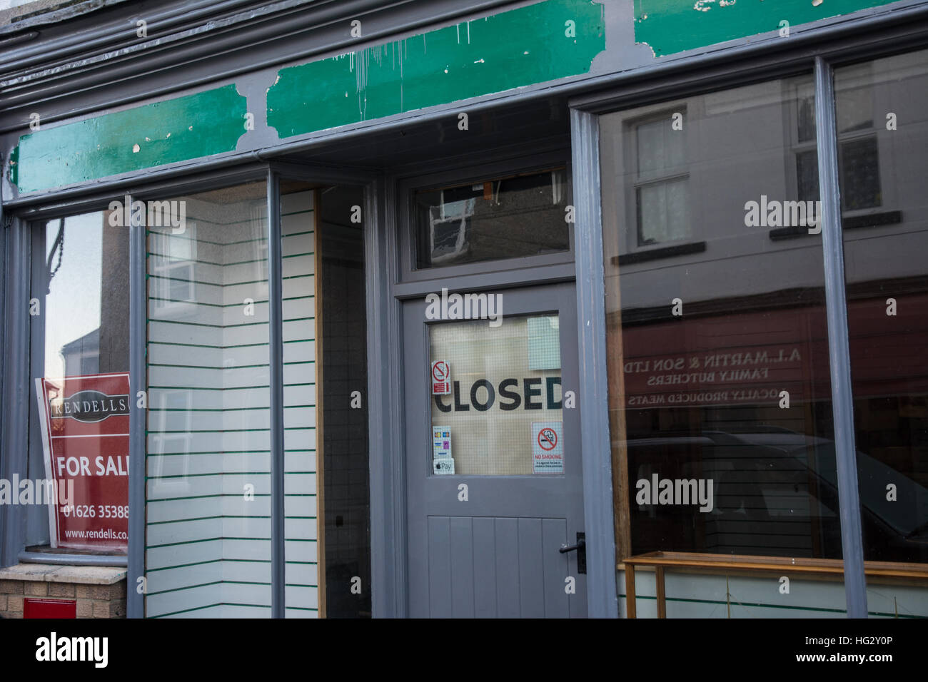 Closed and closing shops and Post Office in a small Devon town Stock ...