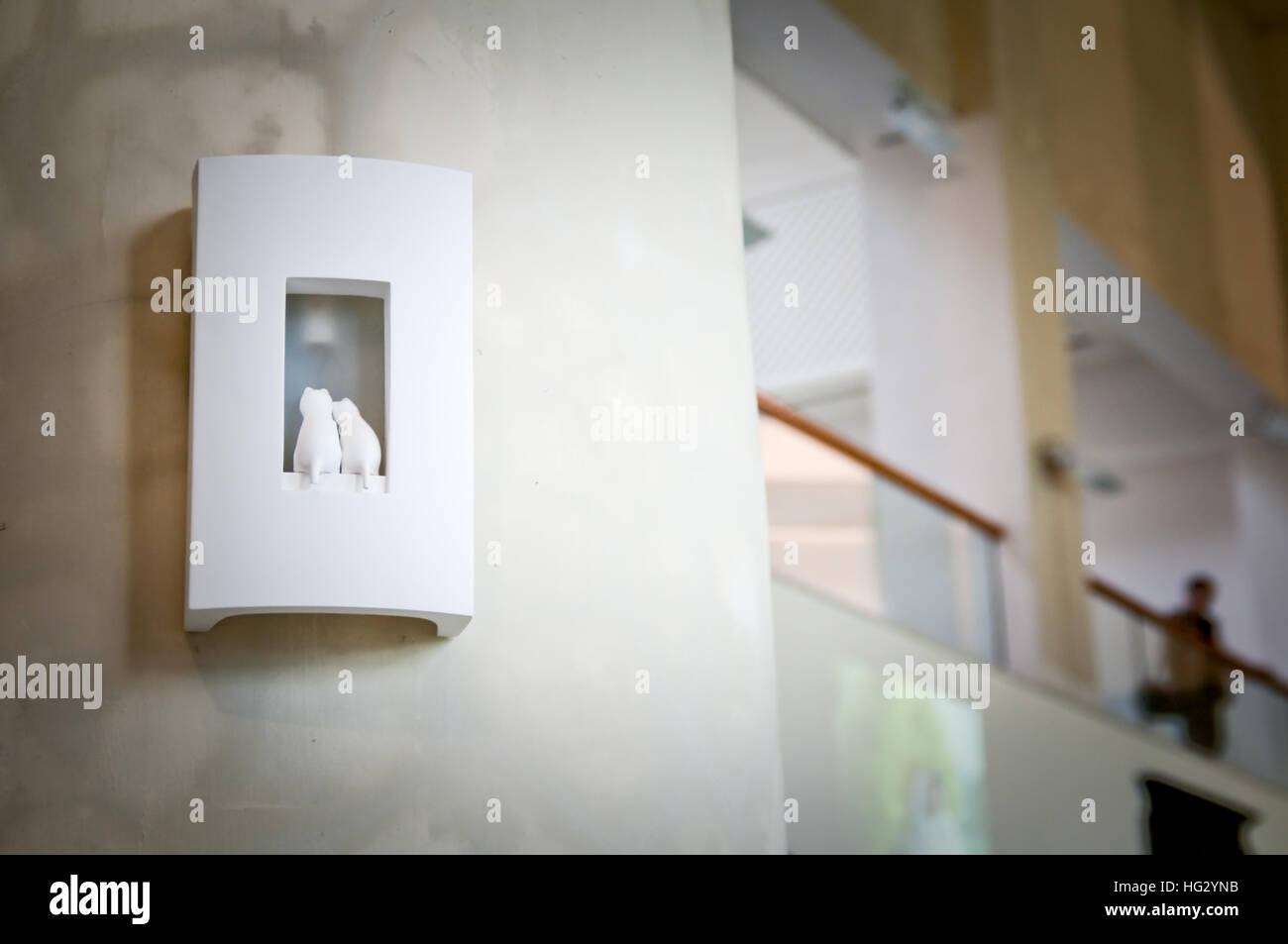 White cats on the wall Stock Photo - Alamy