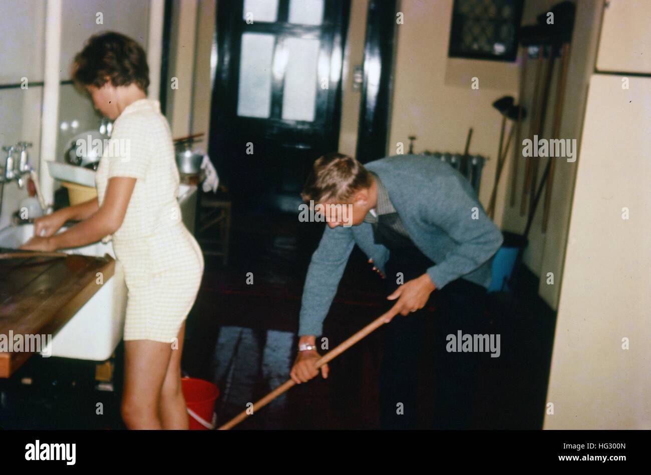 Cleaning house 1965 hi-res stock photography and images - Alamy