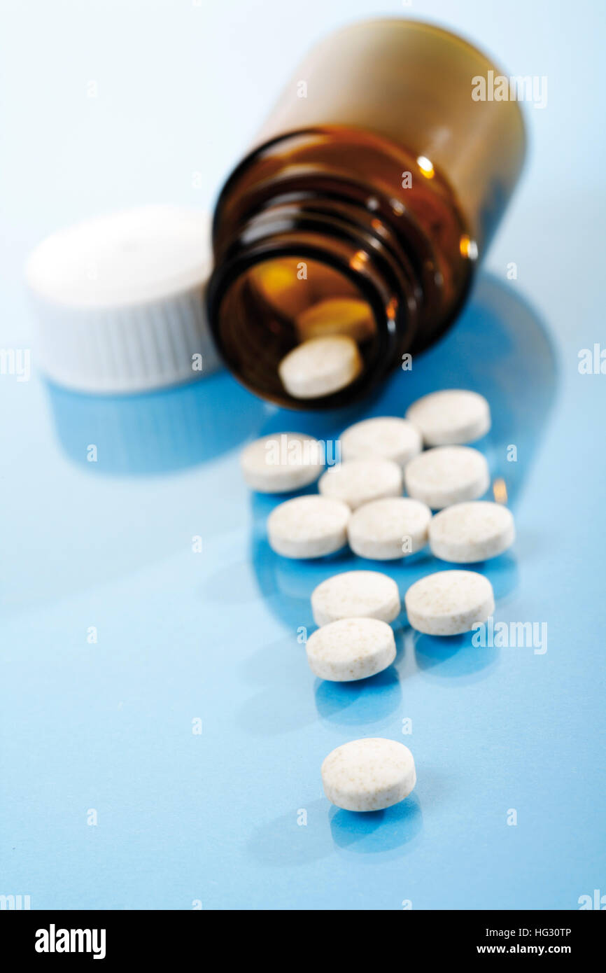 Pill bottle, pills Stock Photo - Alamy