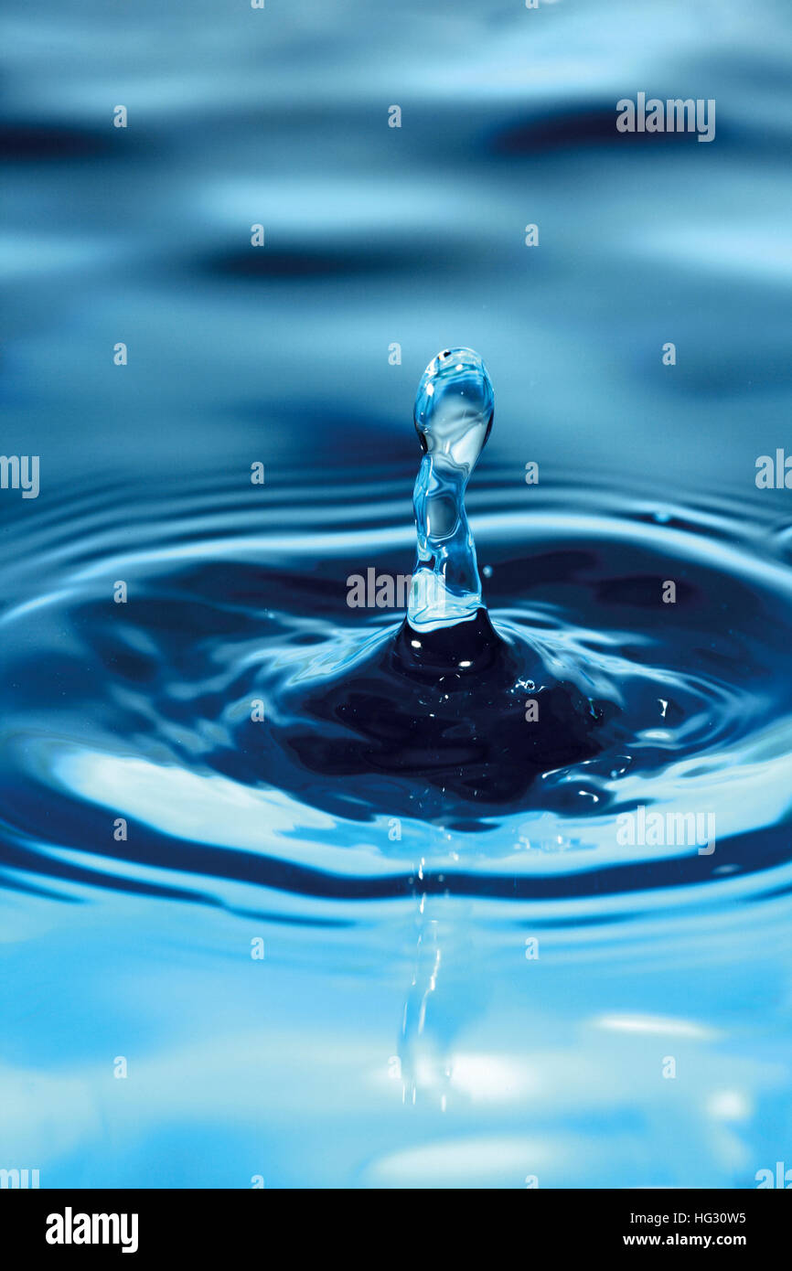 Waters plash hi-res stock photography and images - Alamy