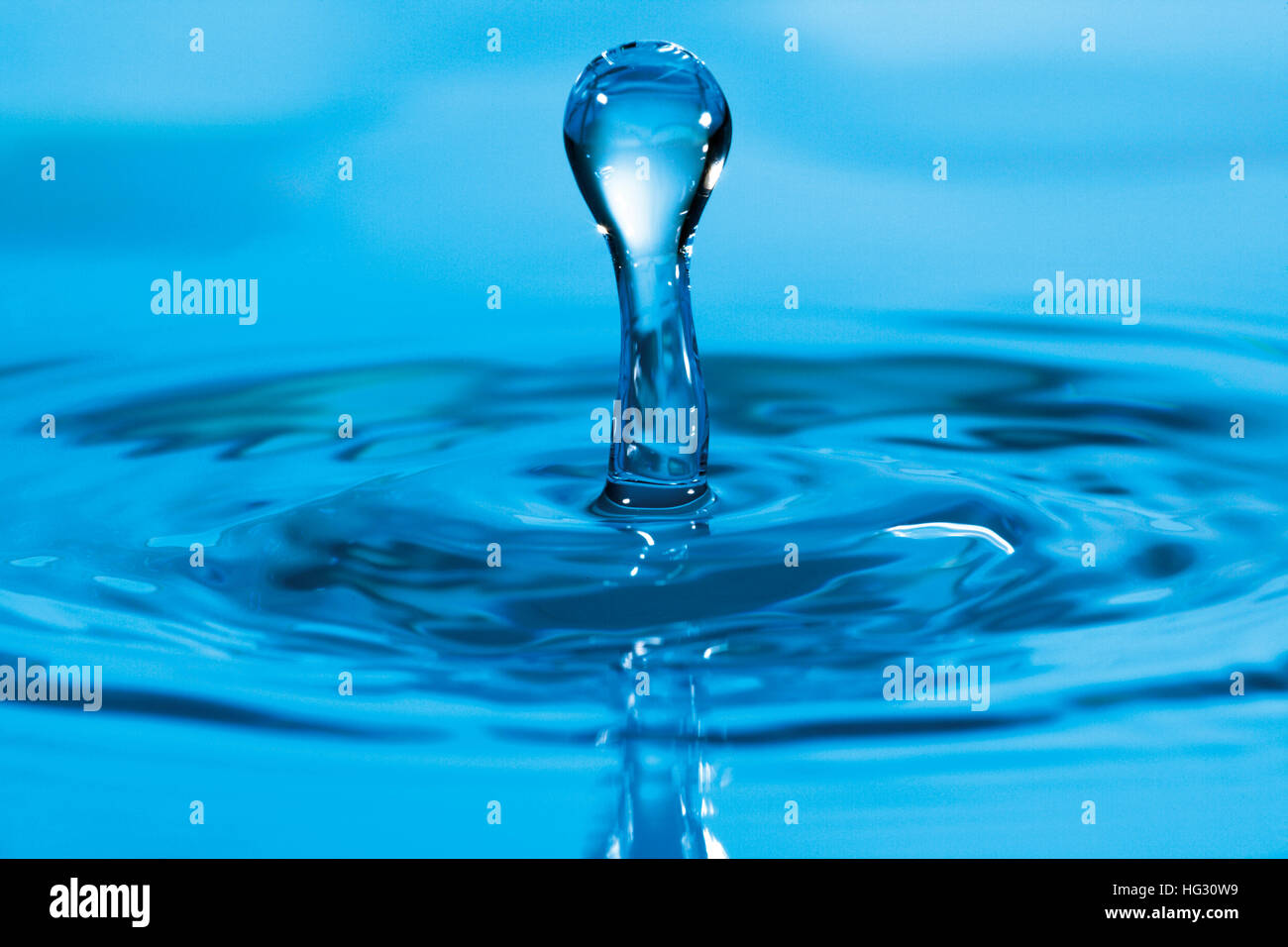 Waters plash hi-res stock photography and images - Alamy