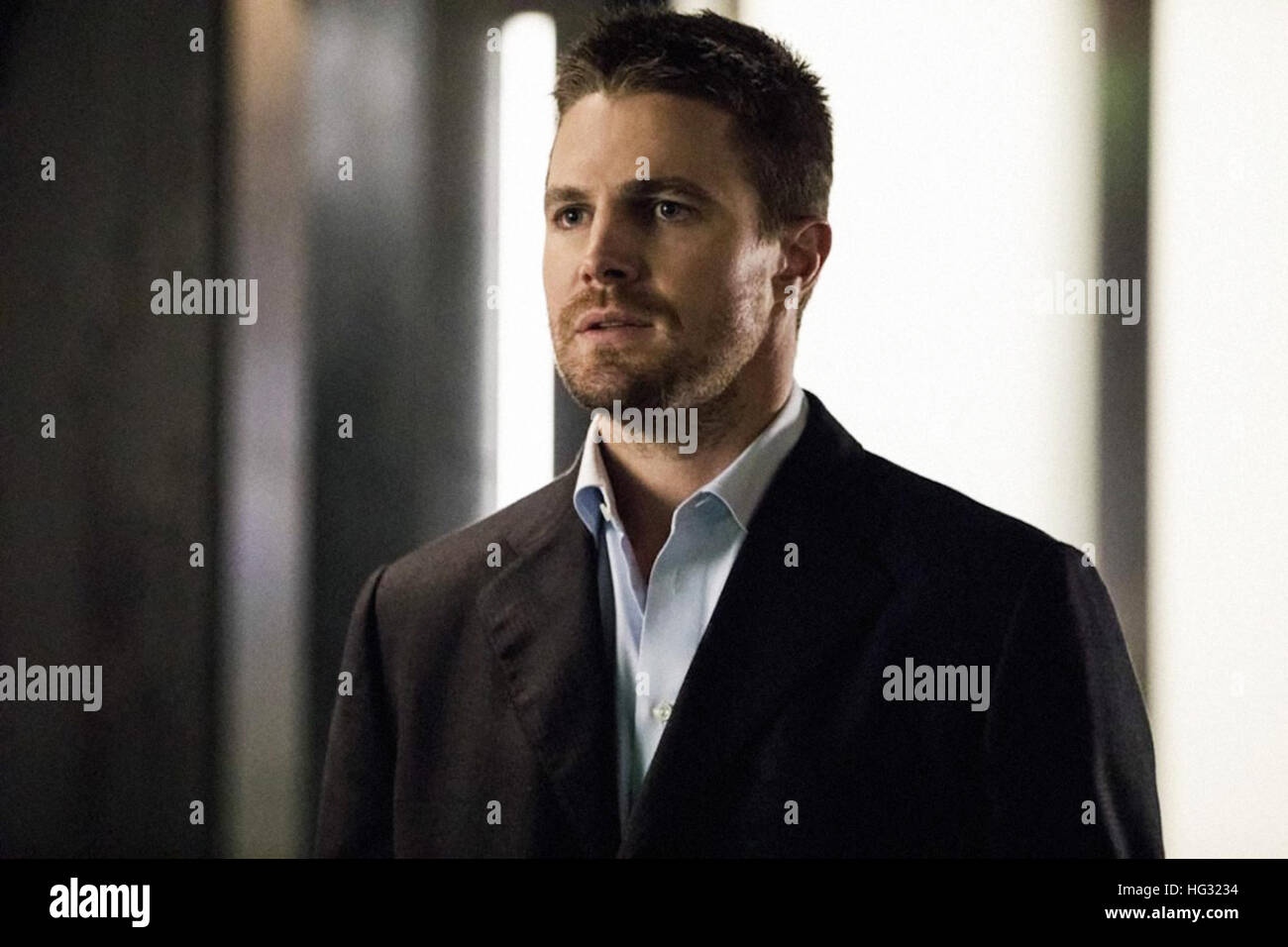 ARROW, Stephen Amell in 'What We Leave Behind' (Season 5, Episode 9 ...