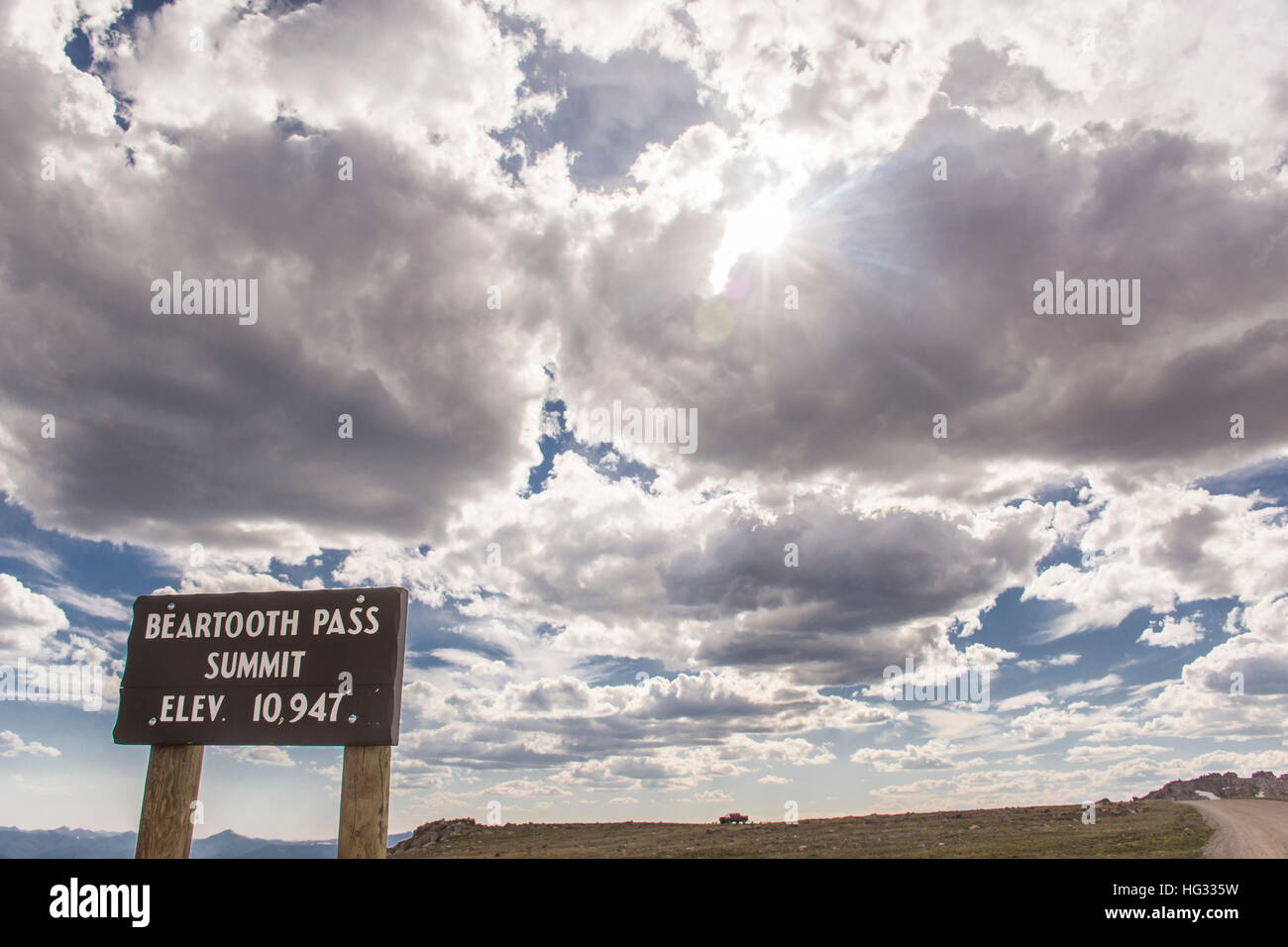 The sign showing an elevation of 10,947 feet at Beartooth Pass Summit ...