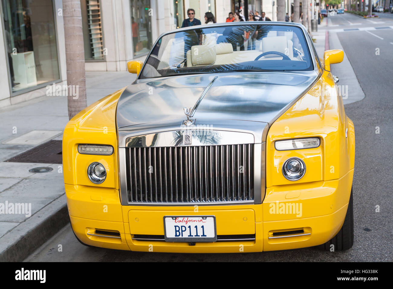 Rolls Royce car on Rodeo Drive in Beverly Hills,Los Angeles,L.A.,U.S.A ...