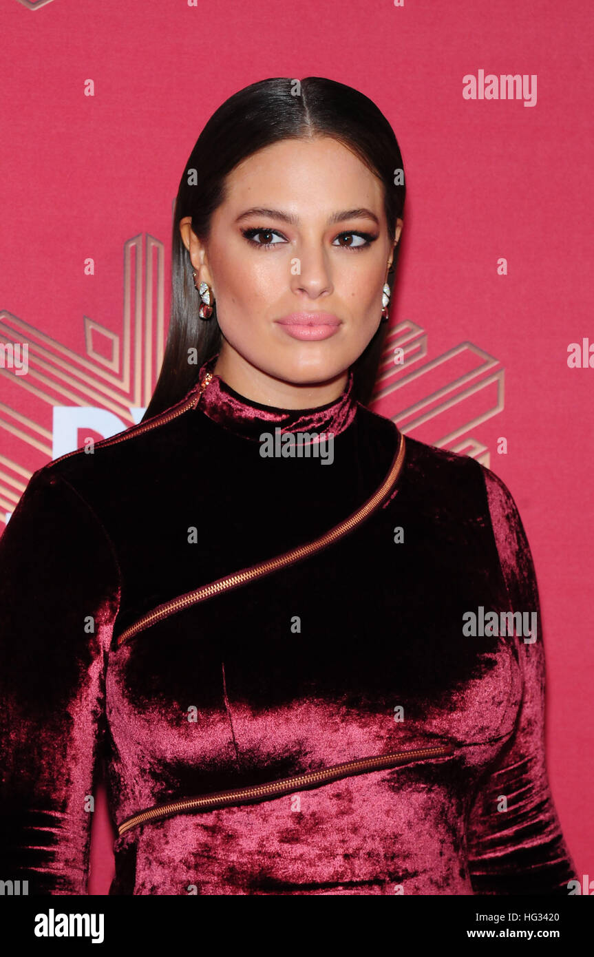 Ashley Graham attending the 2016 VH1 Divas Holiday concert: Unsilent ...