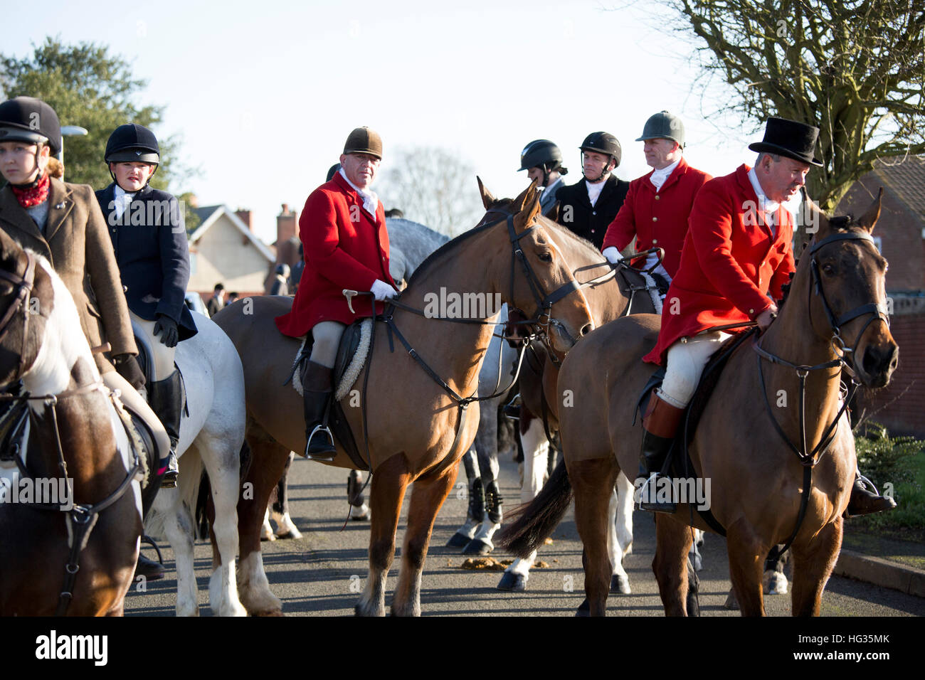 Atherstone Hunt riders assemble in Warwick Lane in Market Bosworth ...