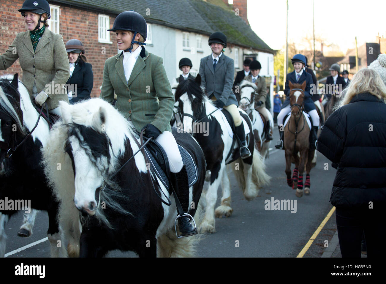 Atherstone Hunt riding along Station Street in Market Bosworth taking ...