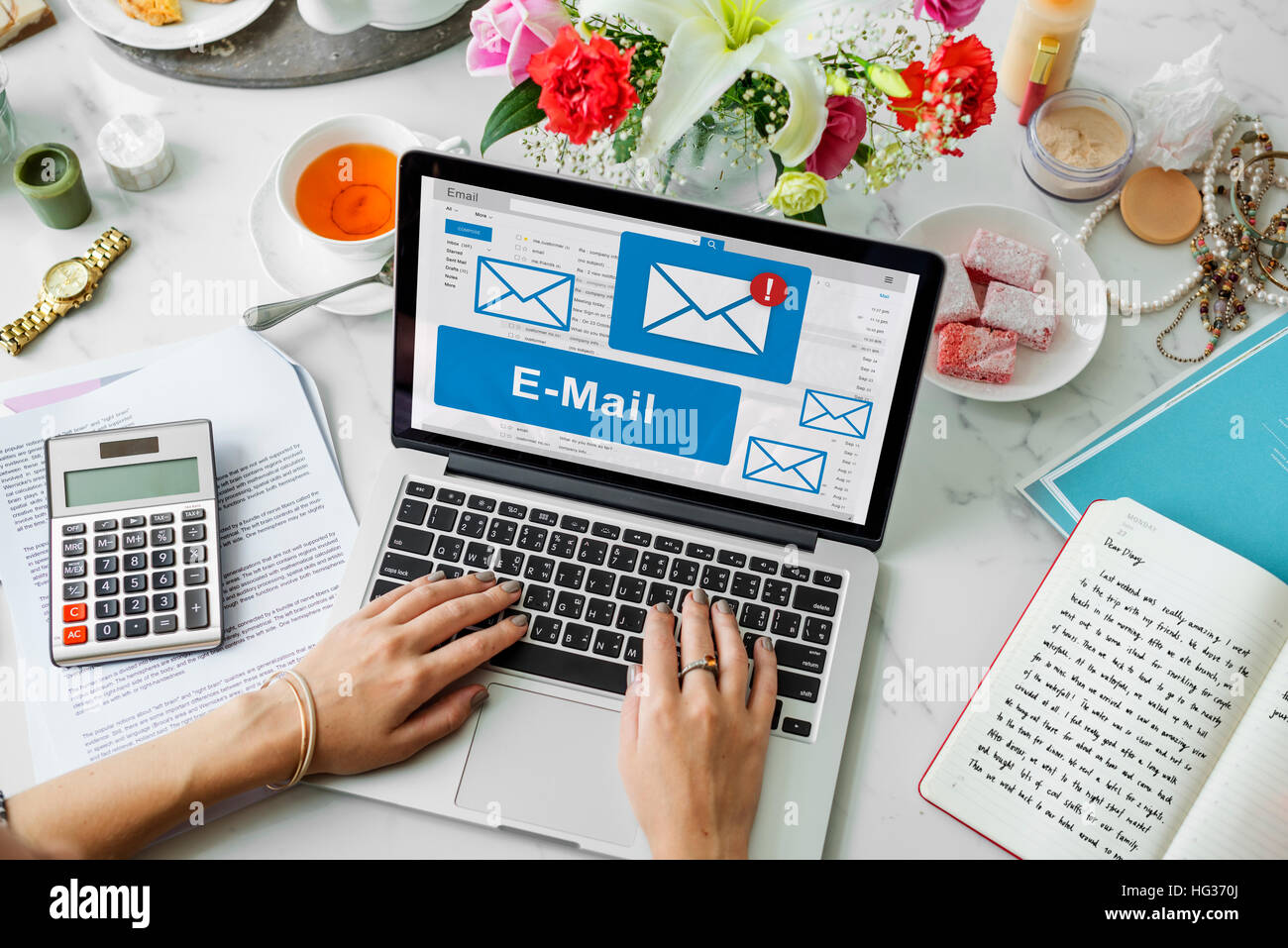 Laptop mail email message new hi-res stock photography and images - Alamy