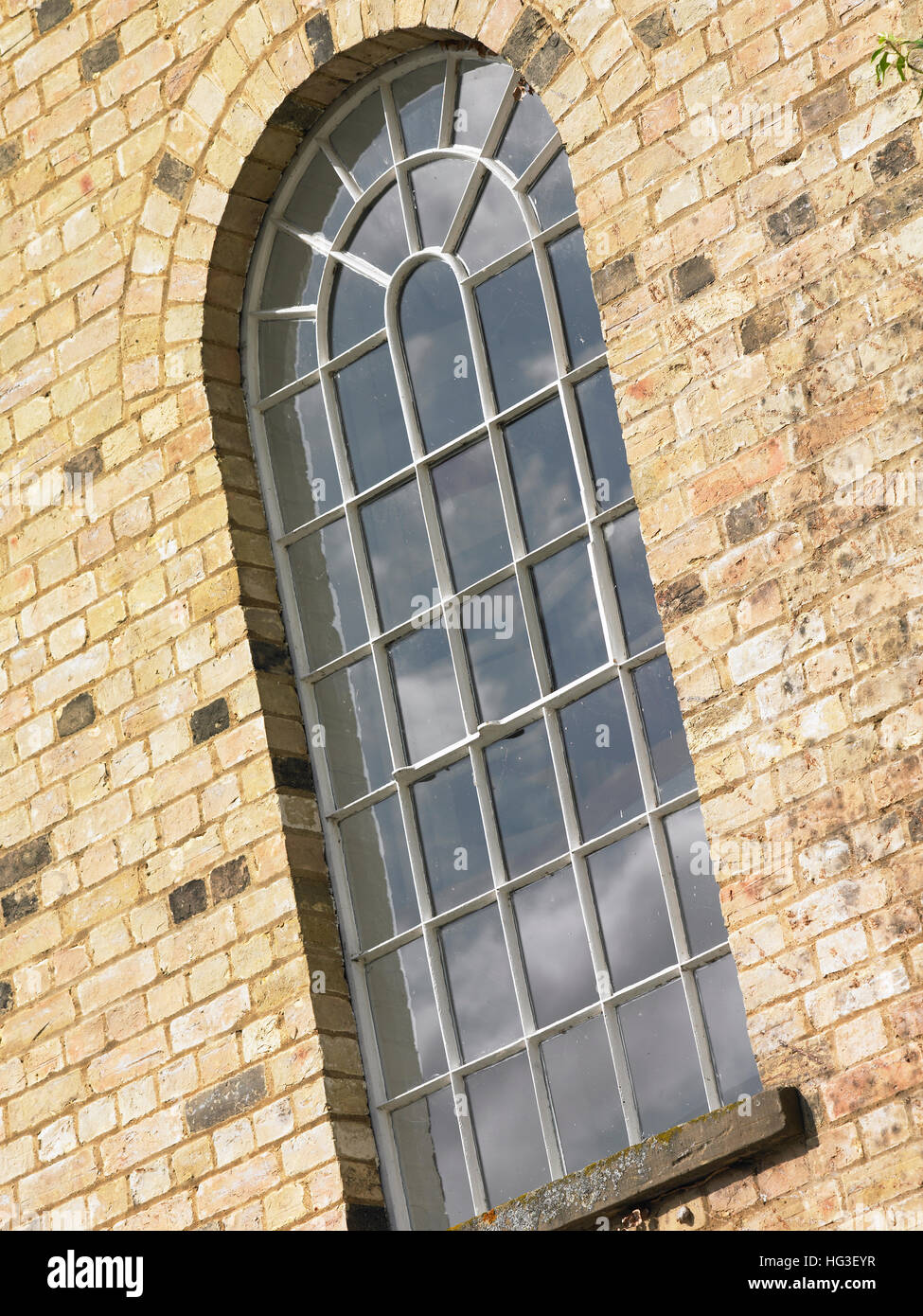 Curved window frames hi-res stock photography and images - Alamy