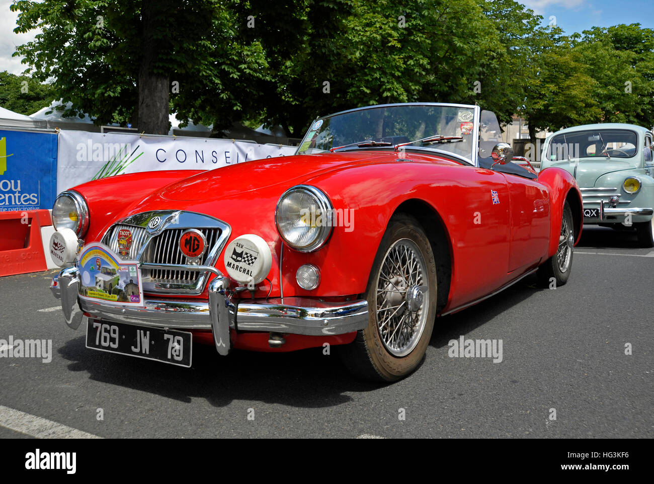Mga sports car hi-res stock photography and images - Alamy