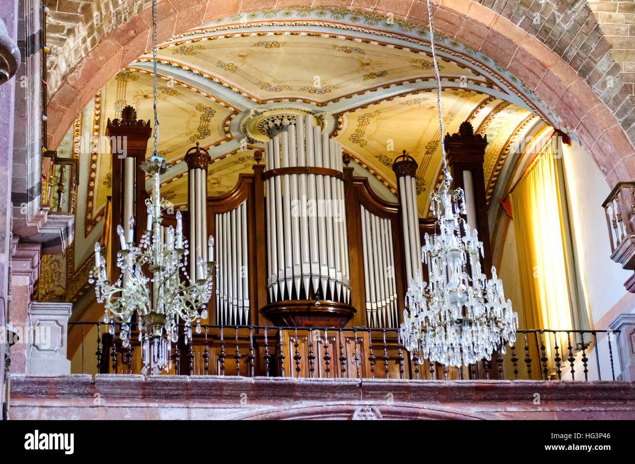 Pipe organ church hi-res stock photography and images - Alamy