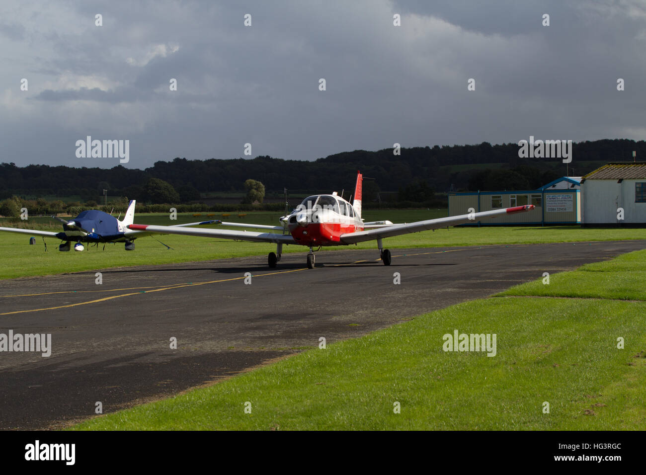 Ww2 airfield hi-res stock photography and images - Alamy