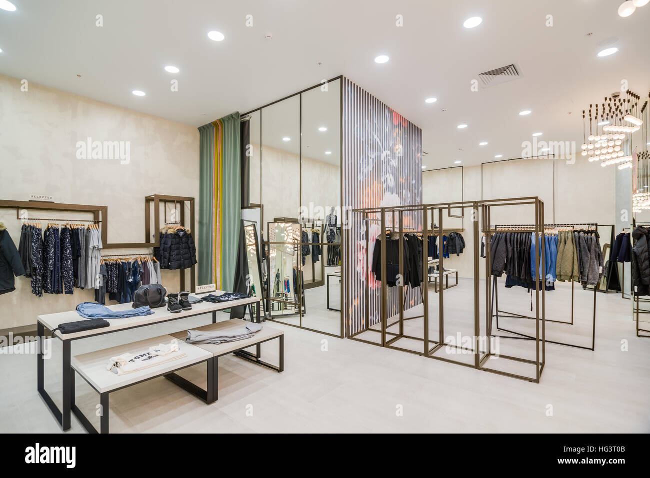 Modern store in shopping mall Stock Photo - Alamy