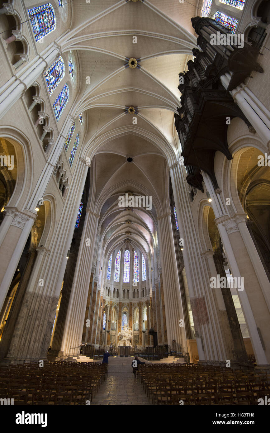 Chartres cathedral , interior / vue interieure de la cathedrale de ...