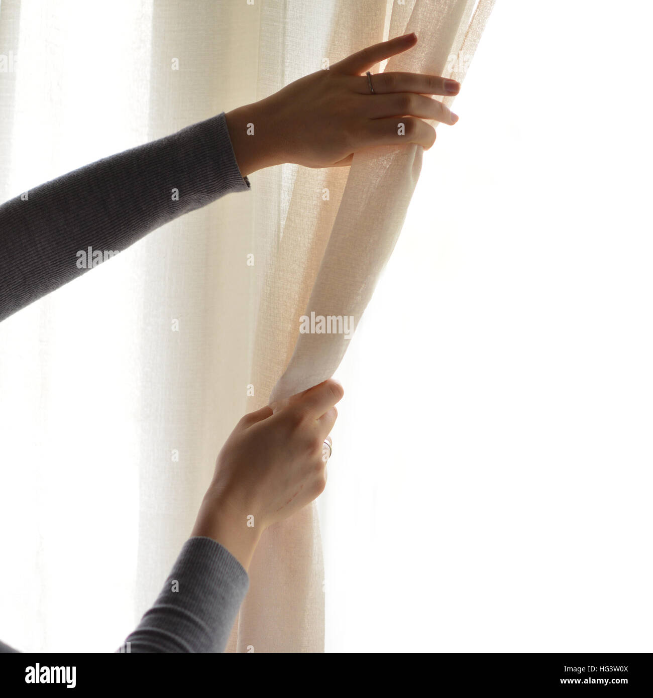 Opening in stage curtains hi-res stock photography and images - Alamy