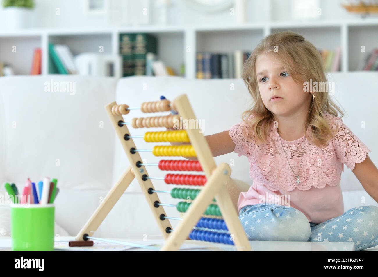 little girl counting Stock Photo - Alamy