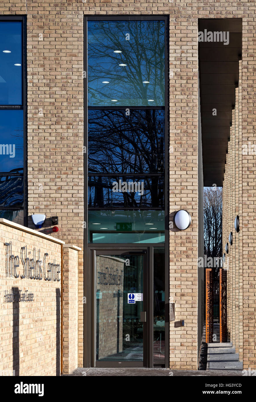 Centre hub hi-res stock photography and images - Alamy