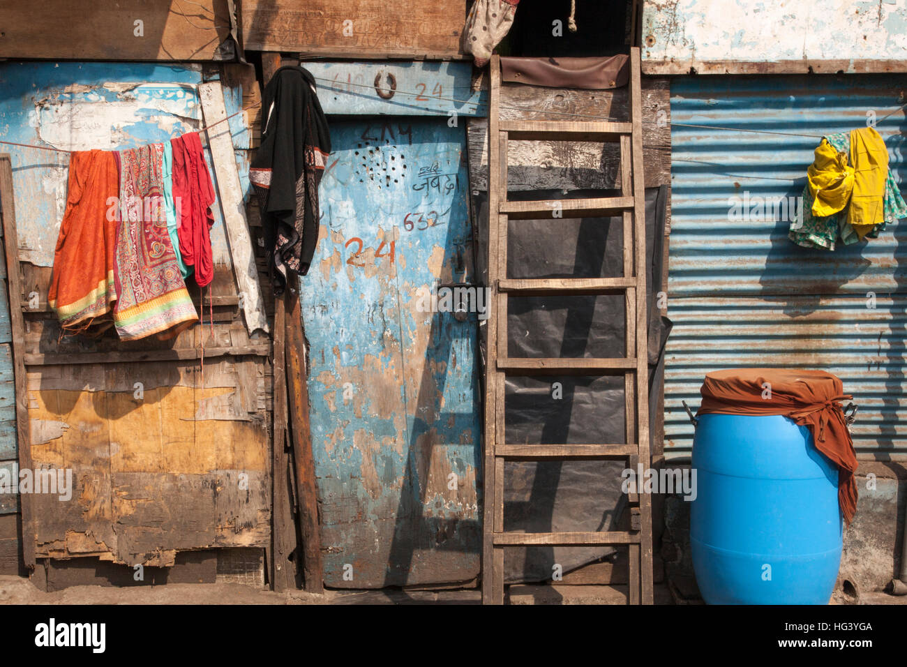 Tin shack home hi-res stock photography and images - Alamy