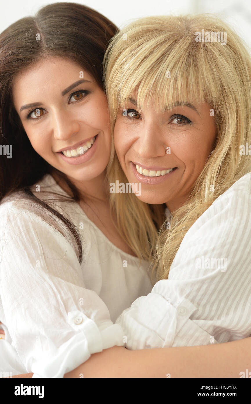 mother and daughter smiling Stock Photo - Alamy