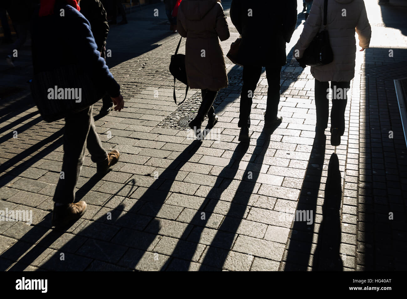 Long shadows crowd hi-res stock photography and images - Alamy