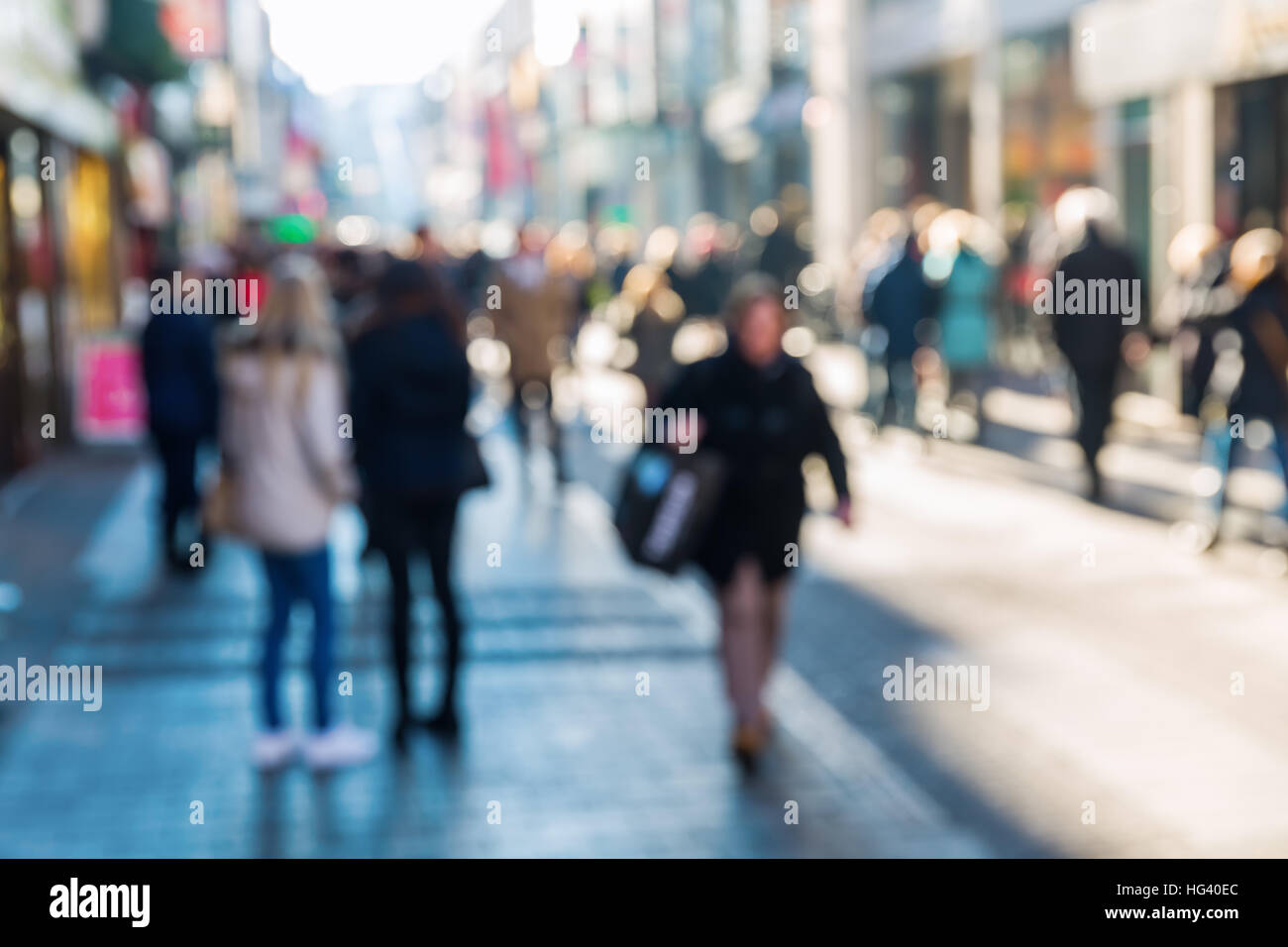 Out of focus crowd hi-res stock photography and images - Alamy